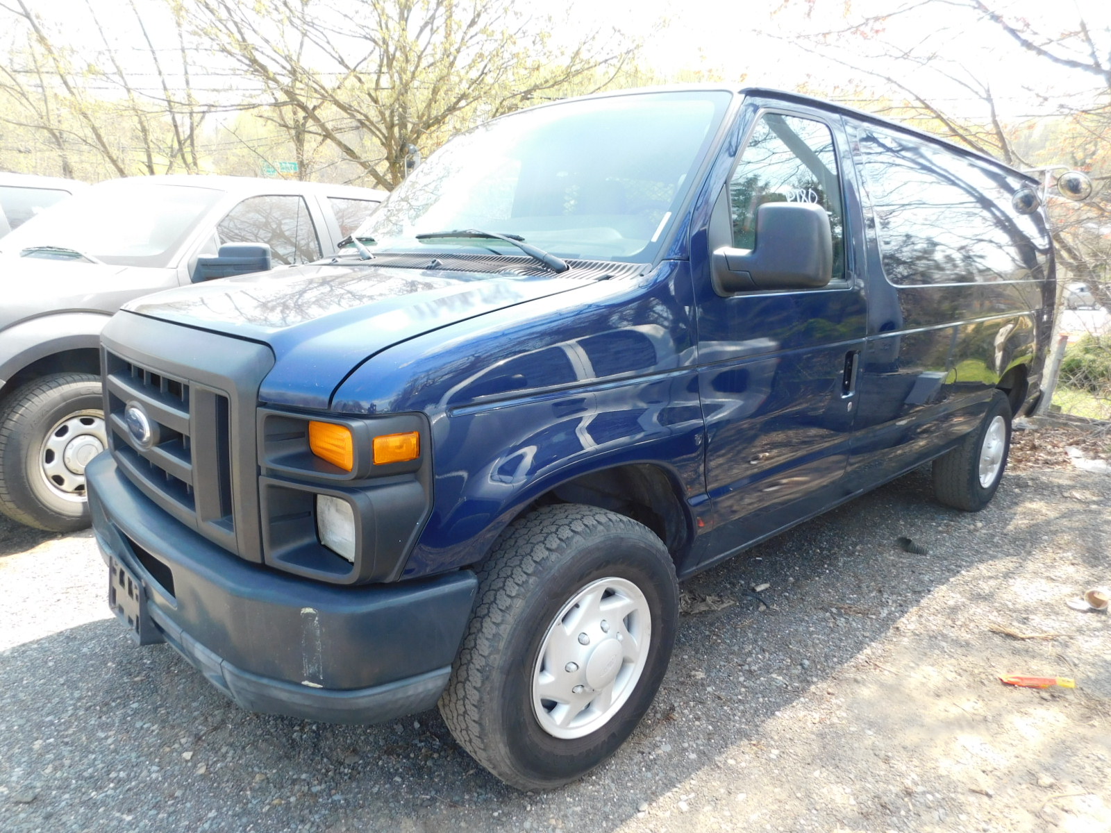 49570-2011 Ford E-Series-2 – Colonial Auto Auction